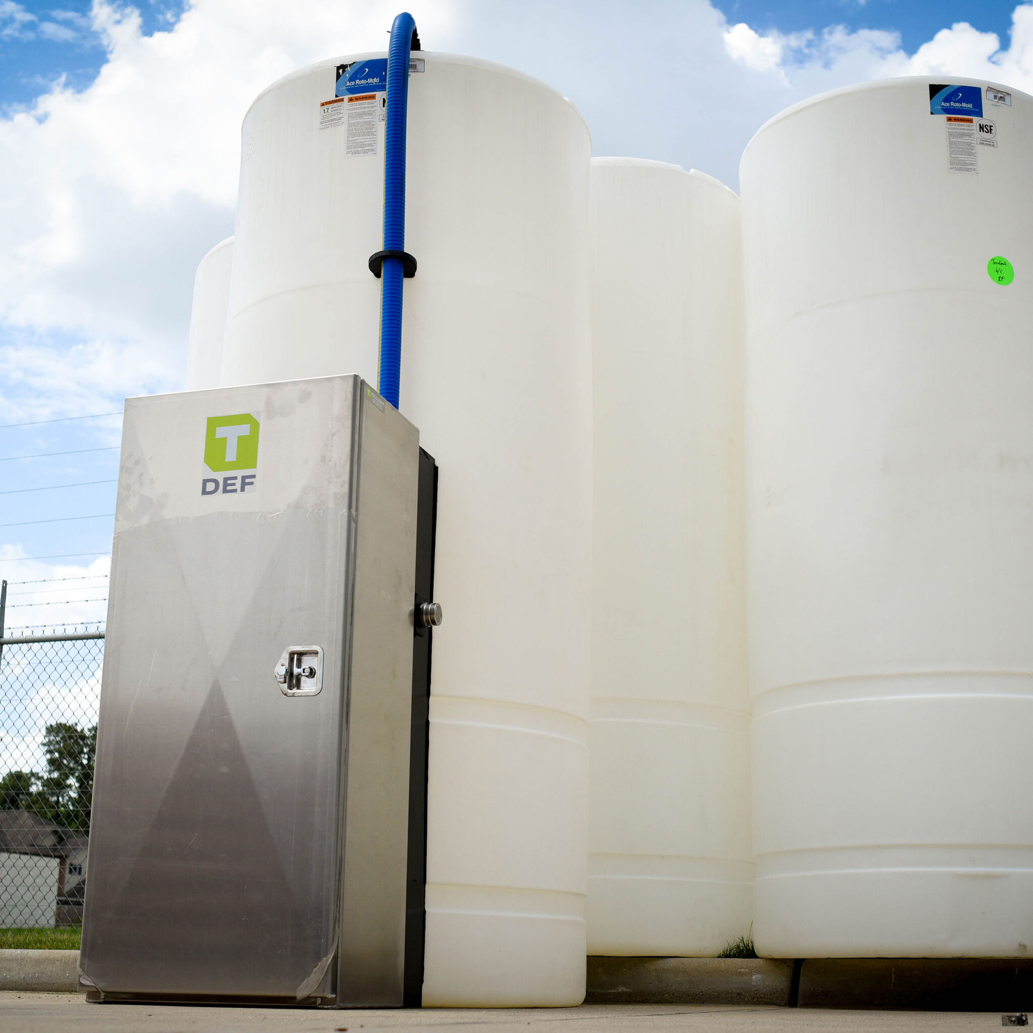 SOUTHERN MINI BULK DEF TANK AND DISPENSING SYSTEM - TECALEMIT USA