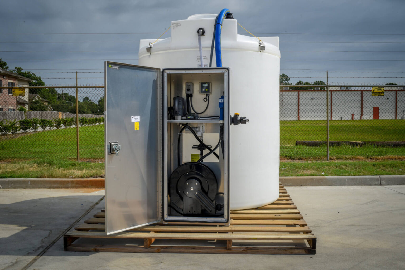 DOUBLE WALL DEF STORAGE TANK MINI BULK - TECALEMIT USA